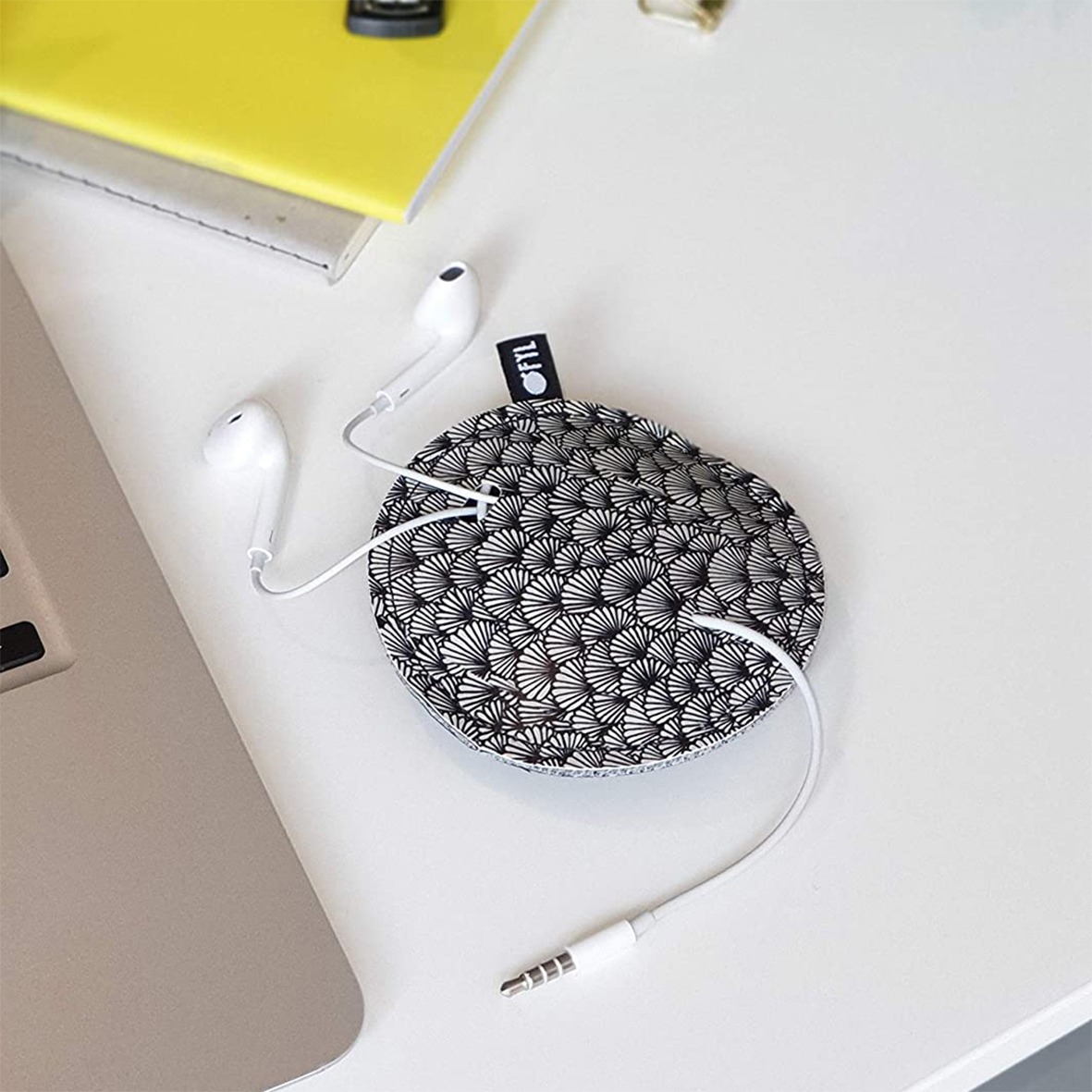 Range-écouteurs, Ofyl … Le petit rond qui met les fils au carré ...